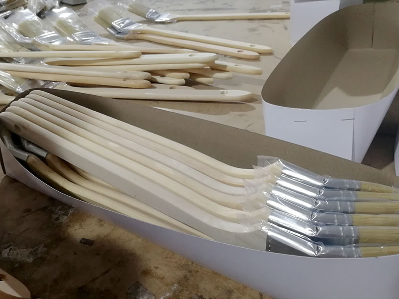 Bent paint brush - Baoding Yingtesheng Bristle and Brush Making Co., Ltd.